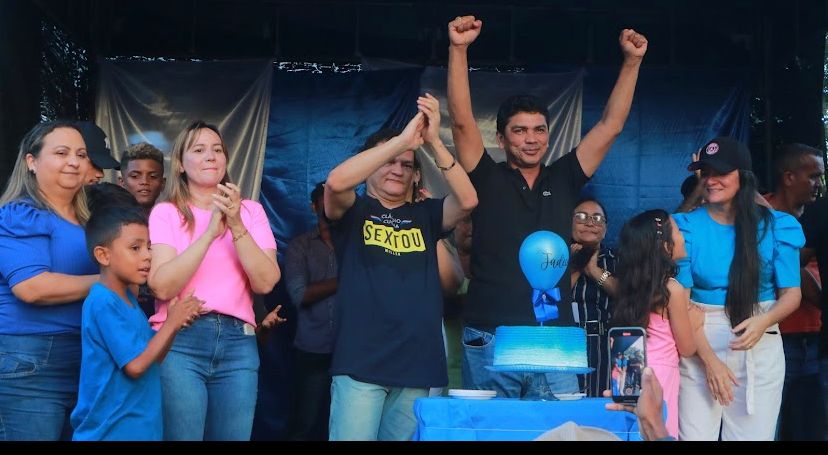 Jadeco comemora seu aniversário na companhia de amigos e simpatizantes ...